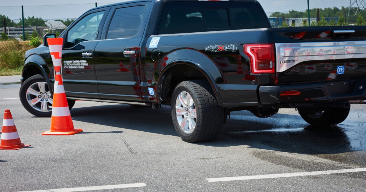 Äußerst manövrierfähig: Versuchsträger mit der Hinterachslenkung Active ...